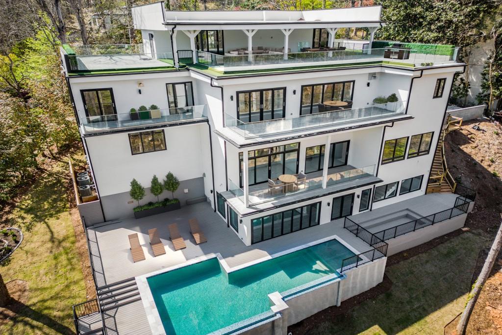 Homepage - Lucas Luxury Group